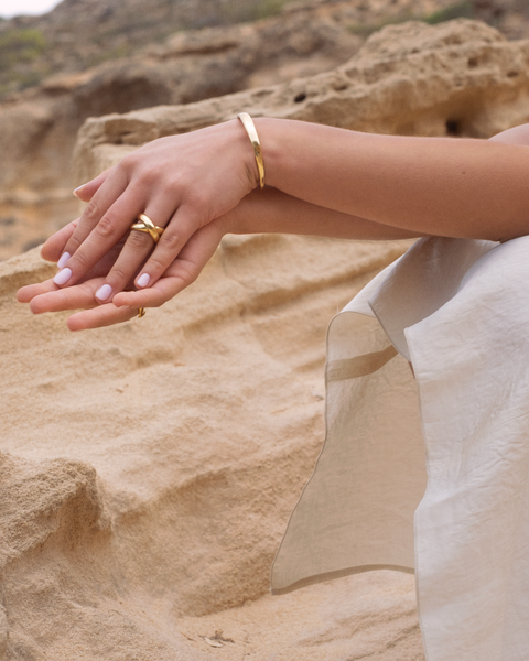 Genevieve Ring – Selina King